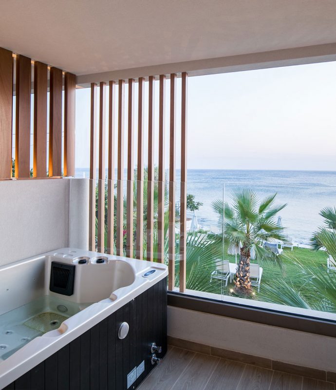 Dazzling Blue, Outdoor Hot Tub Luxury Room, Crete | Akasha